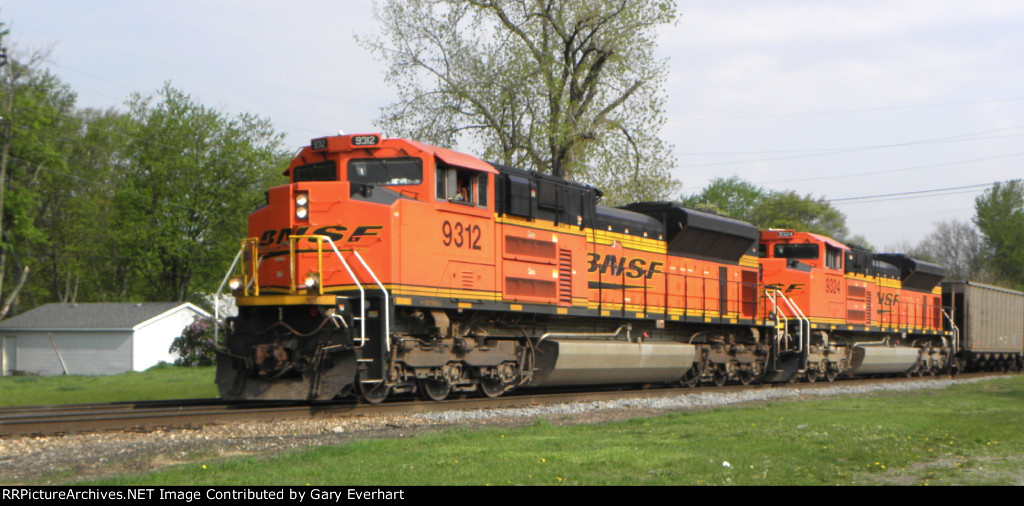 BNSF 9312 and BNSF 9324